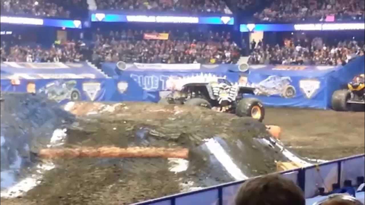 Monster Jam Allstate Arena 2015 Rosemont, IL - YouTube