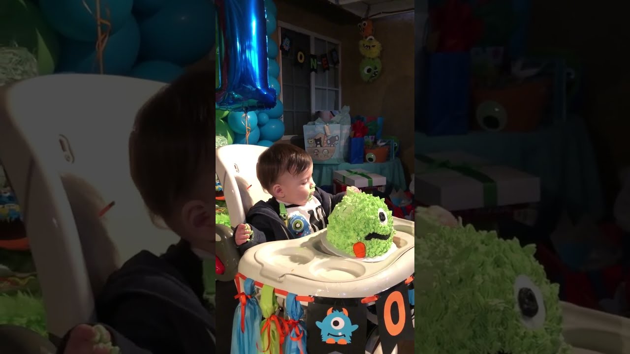 Little Boy Smashes Face Into Cake While Celebrating First Birthday ...
