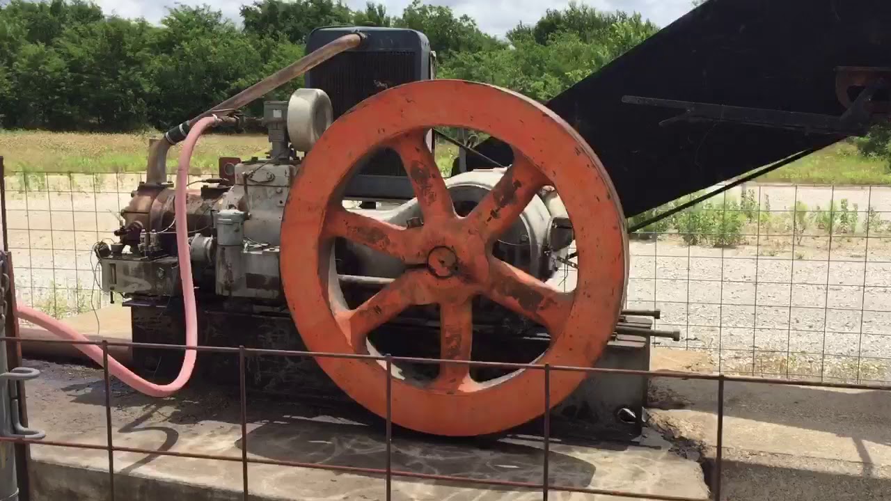 8 1/2 x 10 Ajax Engine - YouTube