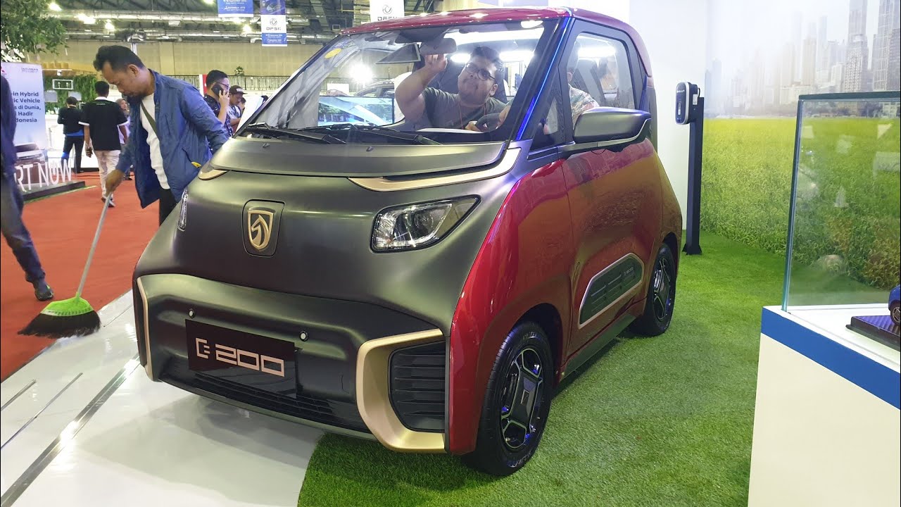 Wuling (Baojun) E200 EV 2019 In Depth Review Indonesia #IEMS2019 - YouTube