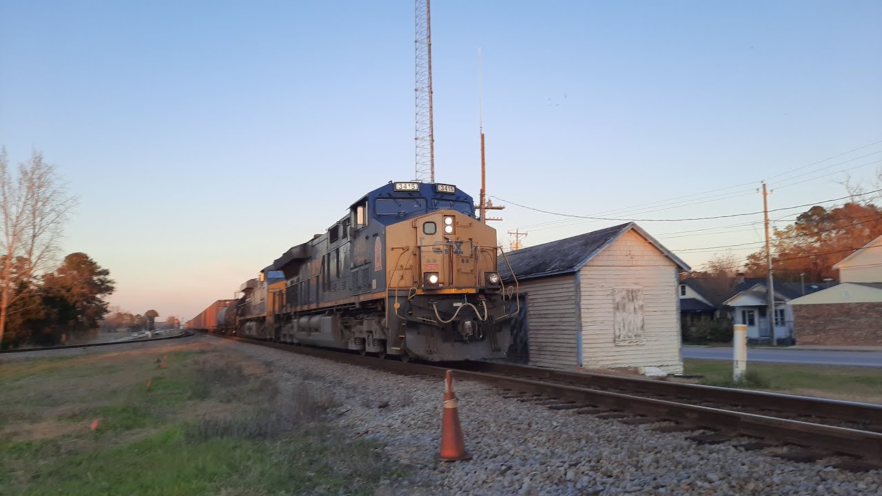 The GA Sticker # 3415 Leading CSX Q409-07 South Bound No Dpu Power ...