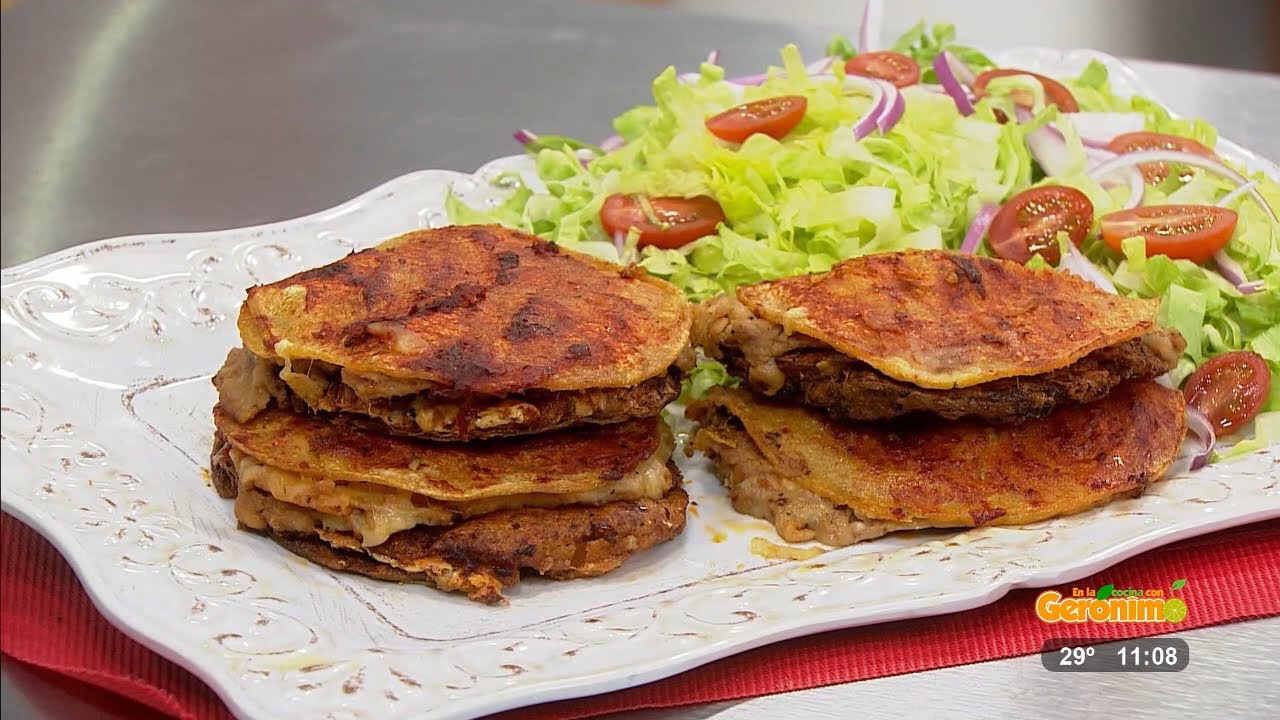 EMPALMES DE FRIJOLES CON CHICHARRÓN | En La Cocina con Gerónimo - YouTube