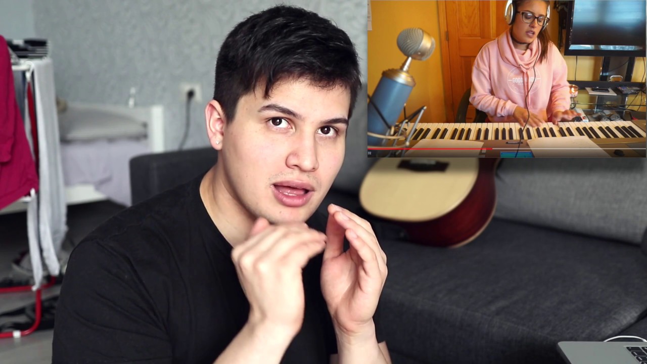 Vocal Coach Reacts to Fans Singing - YouTube