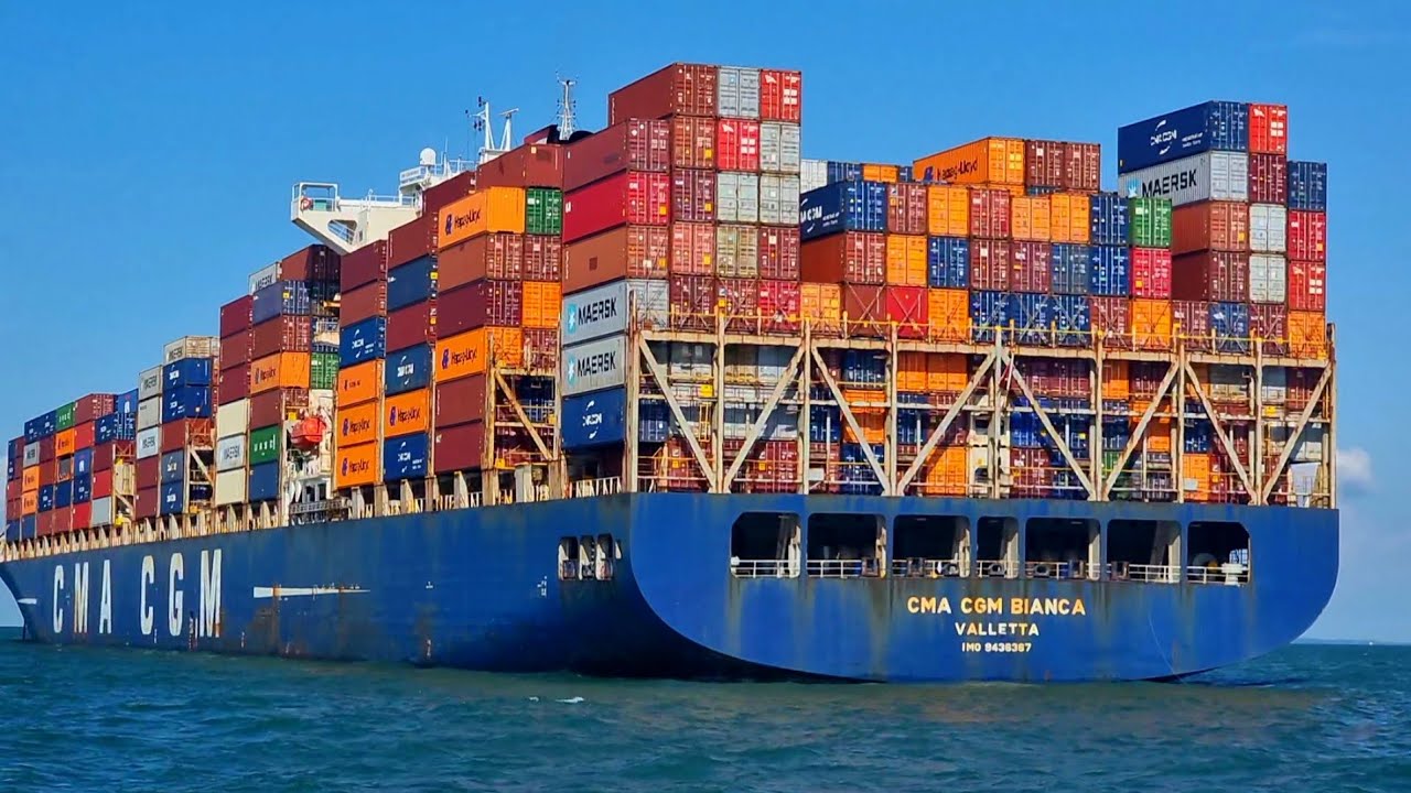 GIANT CONTAINER FROM VALETTA - YouTube