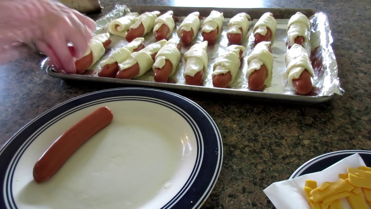 Wiener Boats Recipe {pigs in a blanket} - YouTube