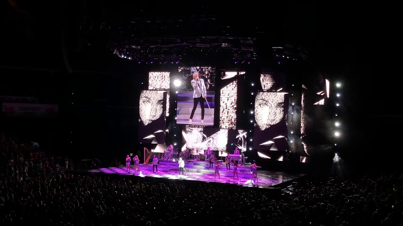 Rod Stewart Live 2018 Intro - Infatuation - YouTube
