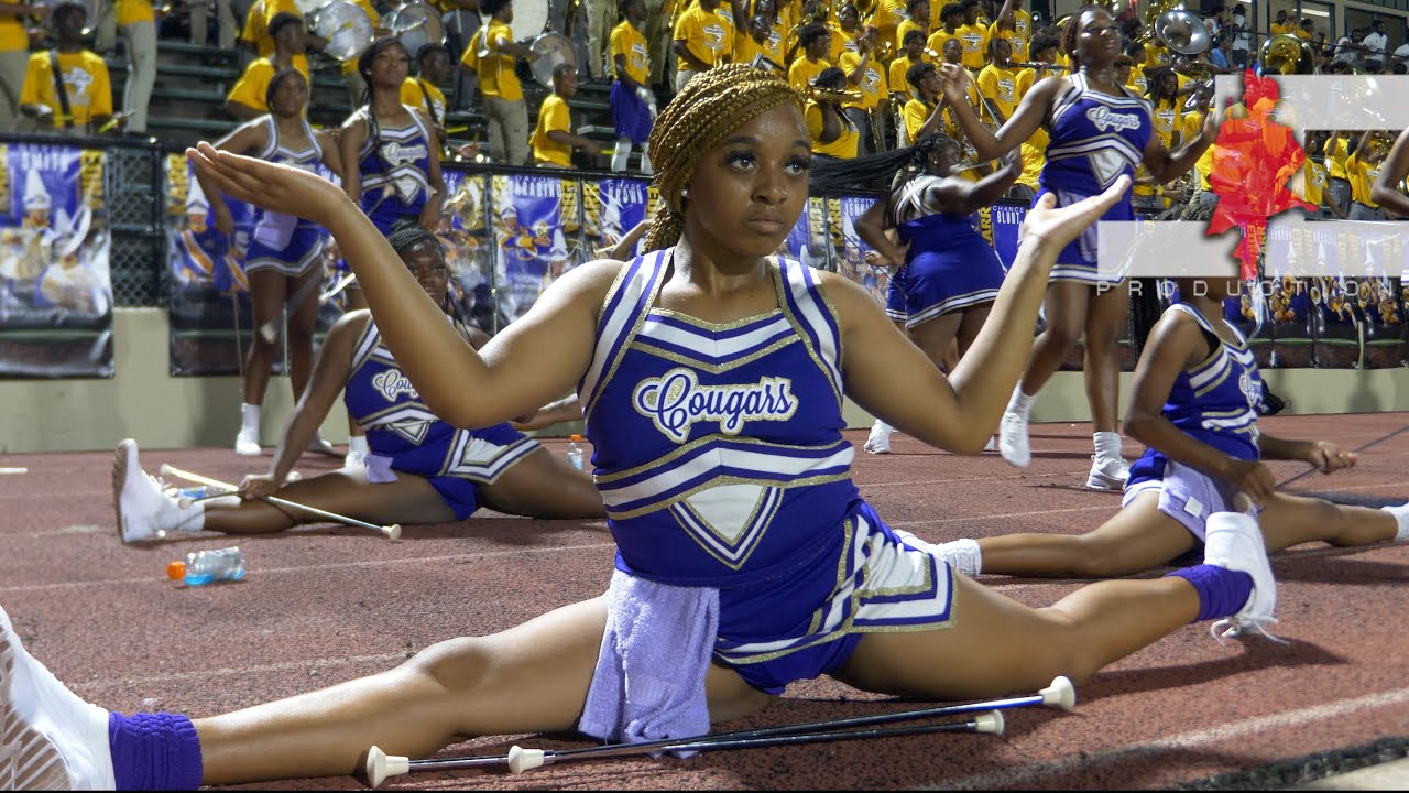 Edna Karr Majorettes "FNF" vs L.B. Landry (2022) - YouTube