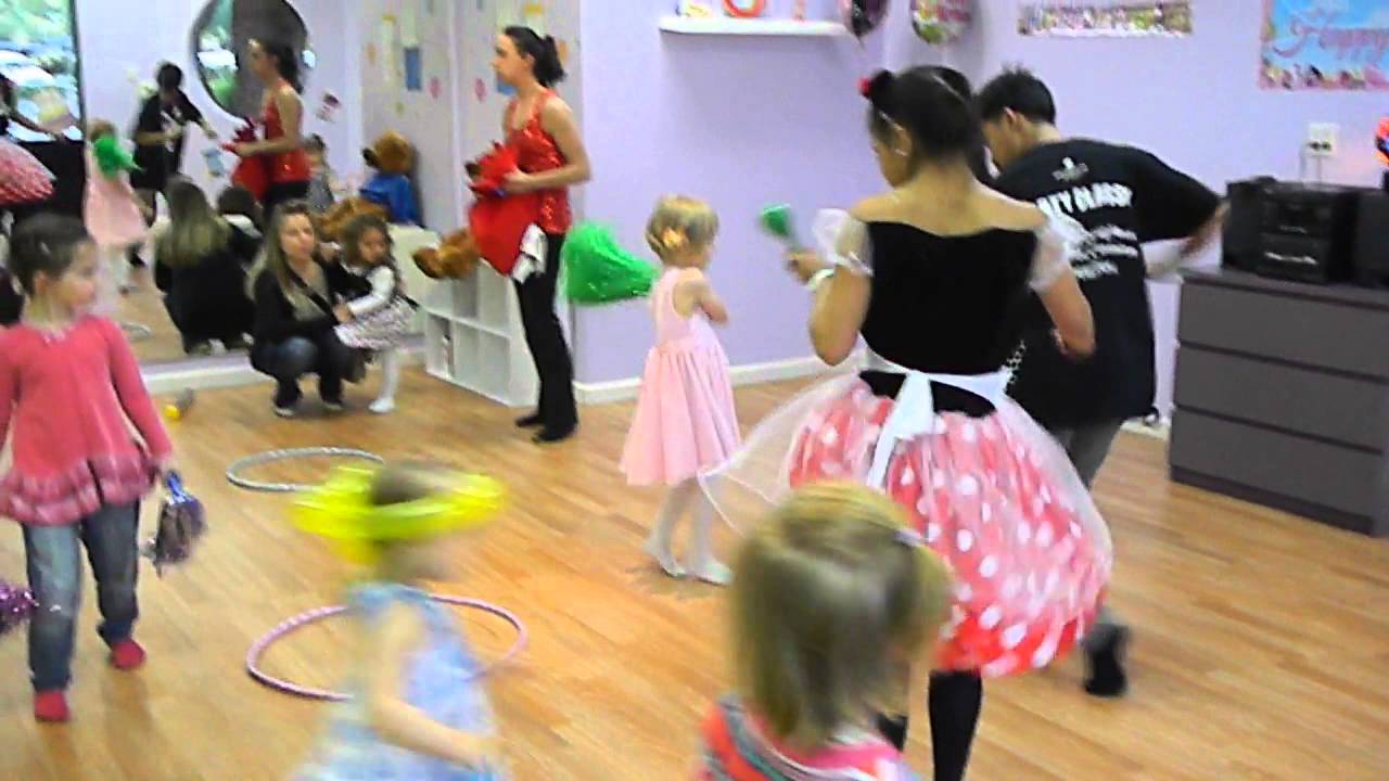 Kids Dancing Birthday Party @ Kidz Luv It Here - YouTube
