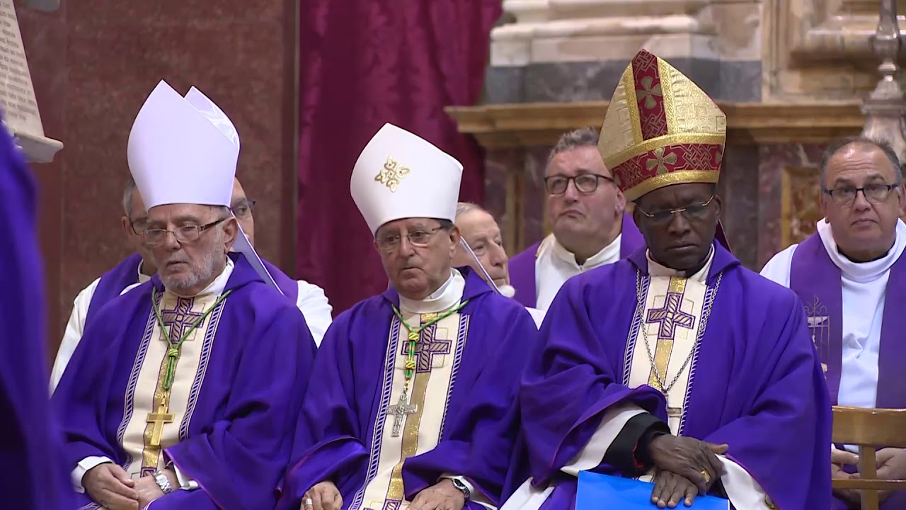 L-aħħar tislima lill-Isqof Emanuel Barbara - YouTube