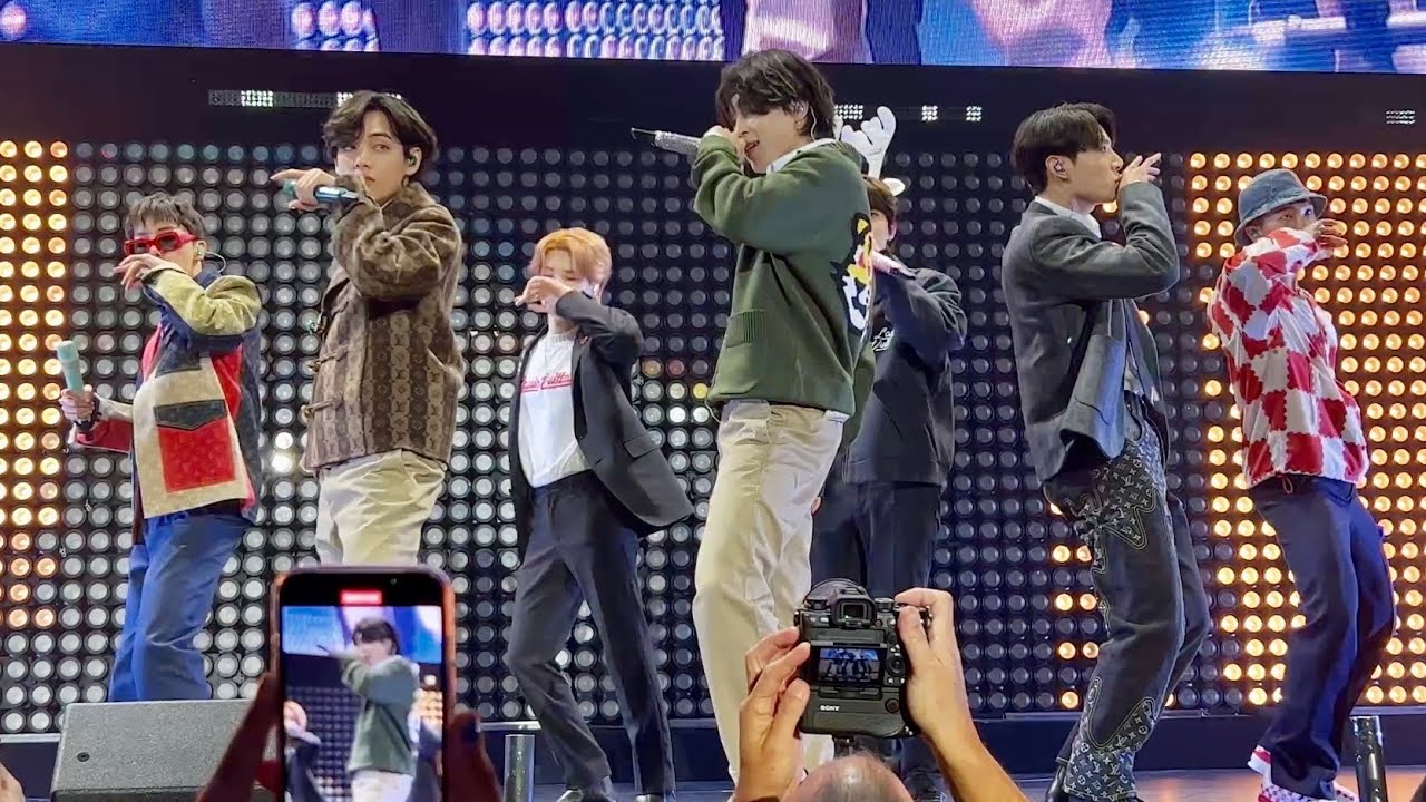 4K FANCAM 211203 Butter BTS 방탄소년단 Jingle Ball 2021 Concert Performance ...