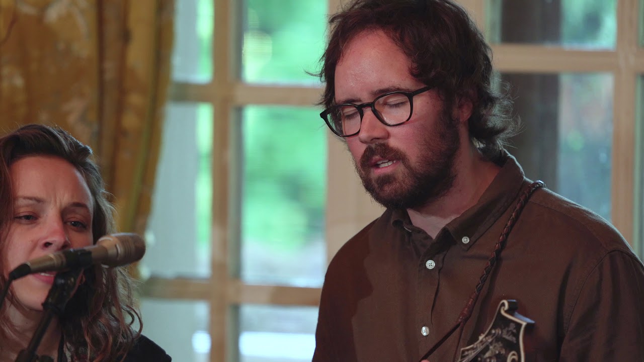 Mandolin Orange ft. John Teer - Wildfire - at Music at the Mansion ...