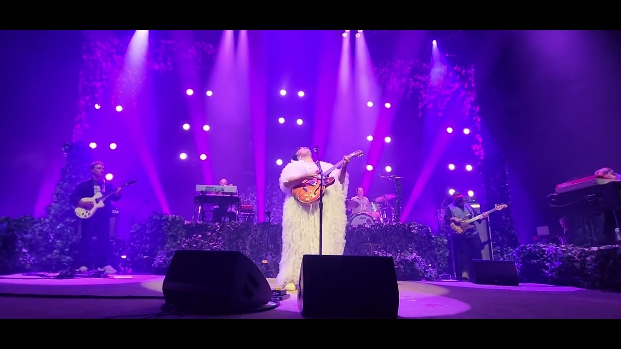 Always Alright performed live by Alabama Shakes at The Miller High Life ...