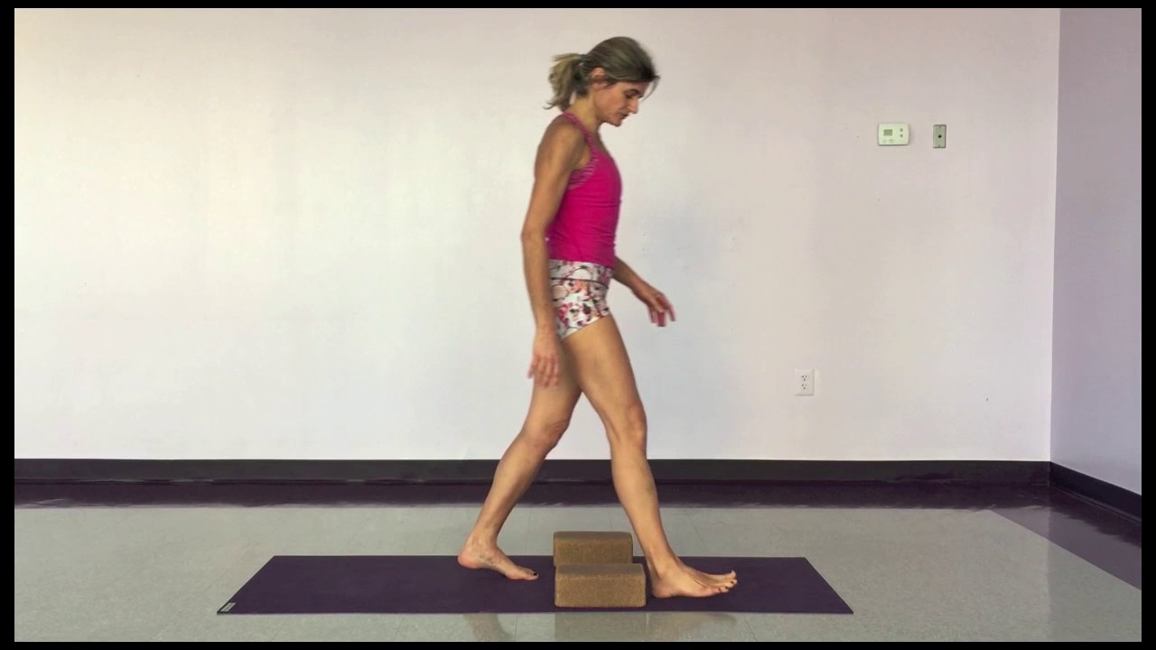 Dwi Hasta Bhujasana with CIYT Doerthe Braun - YouTube