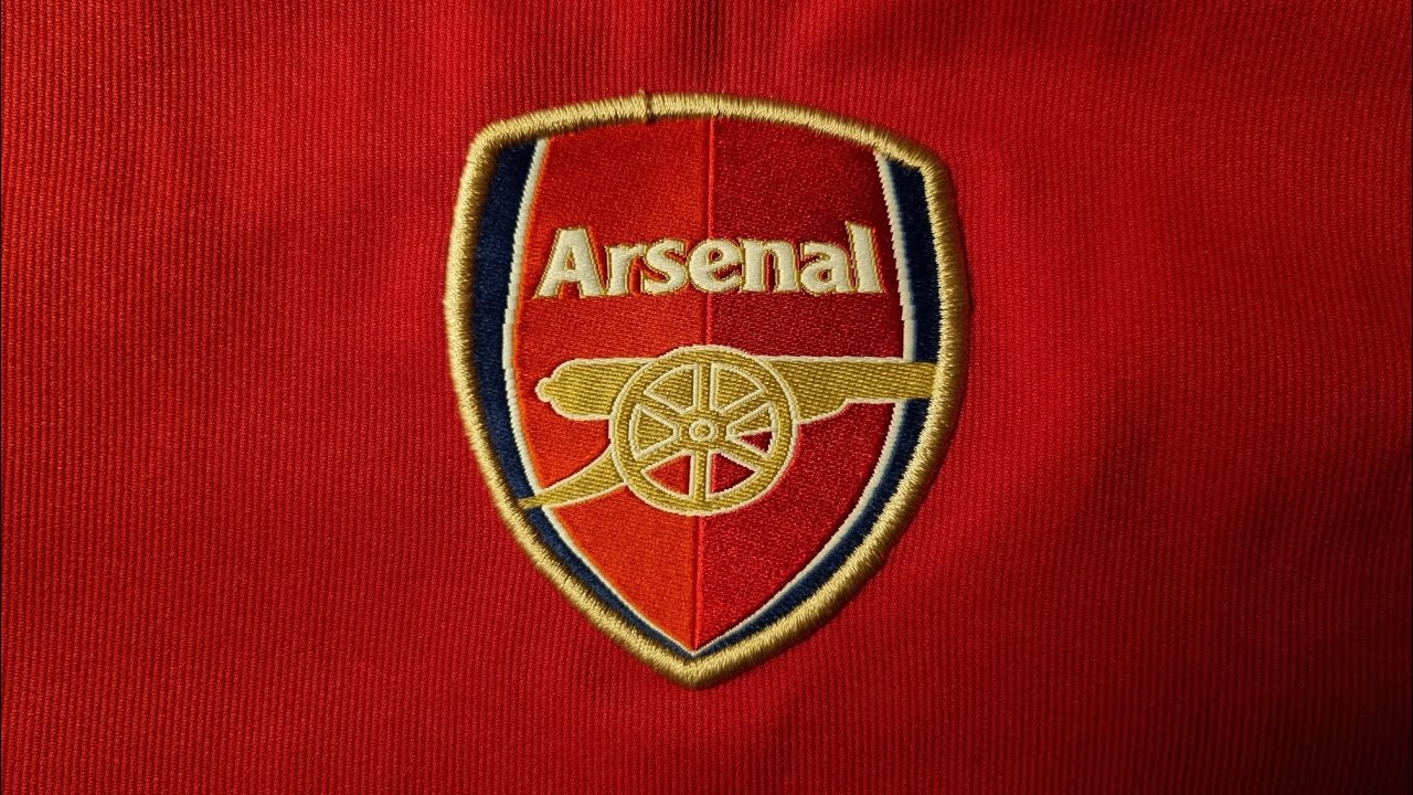 Arsenal Crest Close Up - YouTube