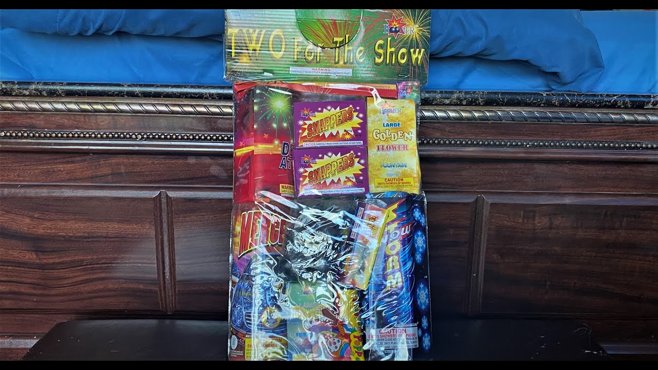 Boomer Fireworks - Two For The Show Assortment Unboxing - YouTube