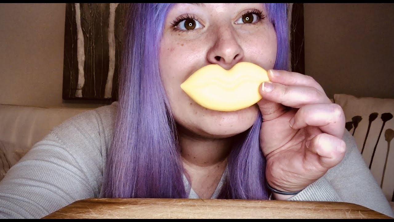 YELLOW food themed ASMR!! Jelly lemons, yellow LIPS, and SPONGE toffee ...