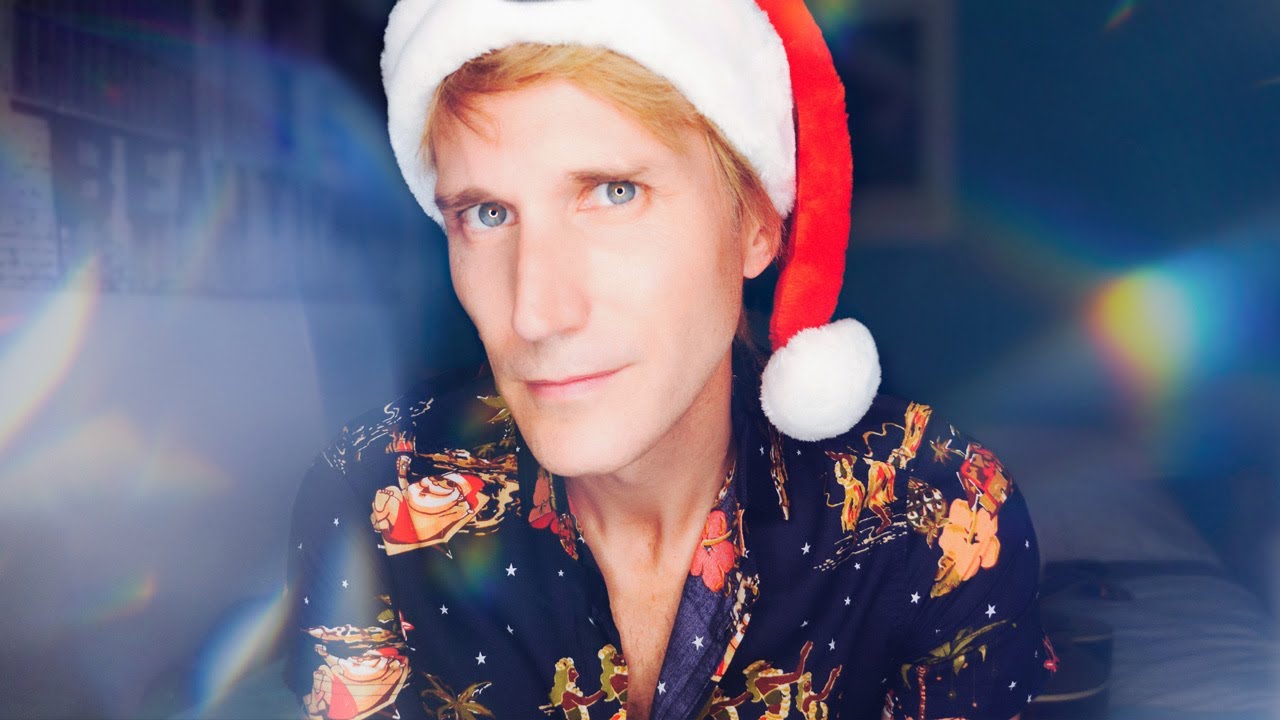 Cyril Niccolai sings "Blue Christmas" - YouTube
