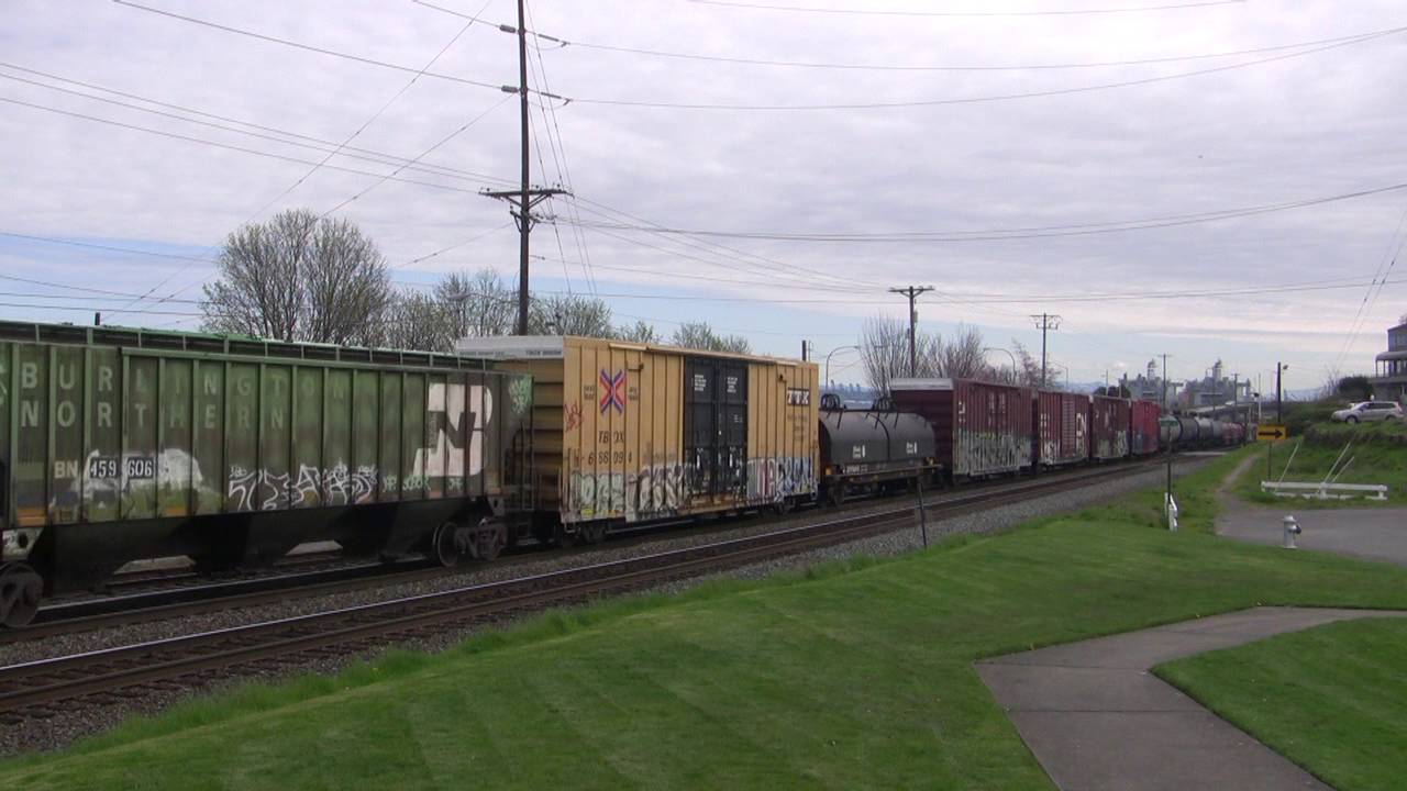 BNSF 3910 With CEFX 1020 Lead An Mixed Freight @ Old Town Tacoma, WA w ...