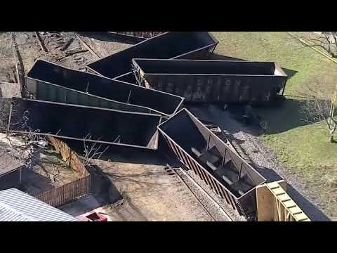 Train nearly hits home after derailment in Texas - YouTube