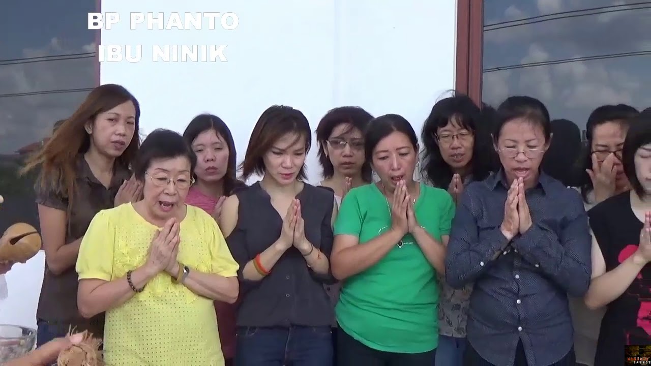 UMAT BDC PERSEMBAHKAN PELITA DAN FANG SEN HUT KWAN IM PO SAT - YouTube