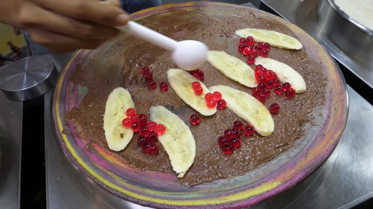 레인보우 갤럭시 크레페 rainbow galaxy crepe thai street food - YouTube