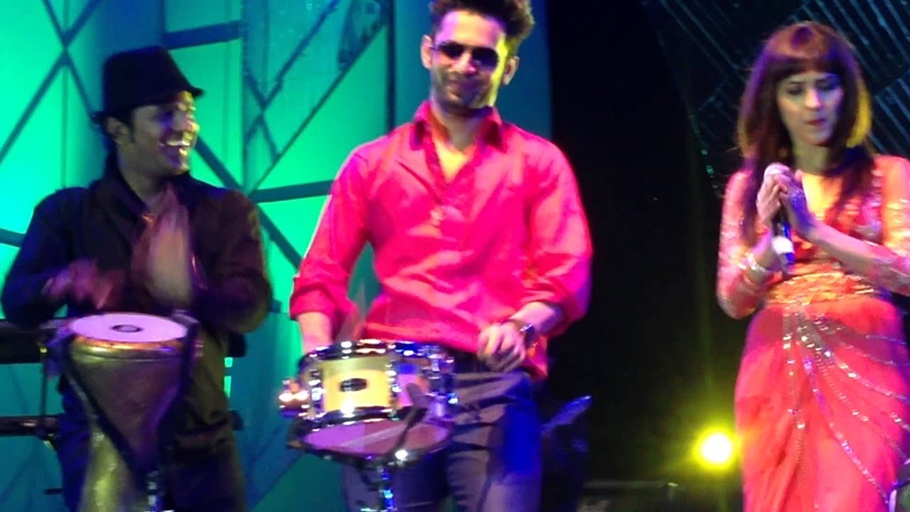 On stage masti with Rahul vaidya , Neeti mohan & Monark khatri - YouTube