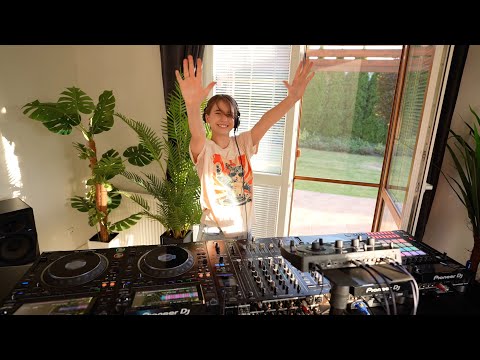 DJ GABI – Tech House Mix 🔥 Only the Best Remixes from DJcity Exclusives 🎶💃