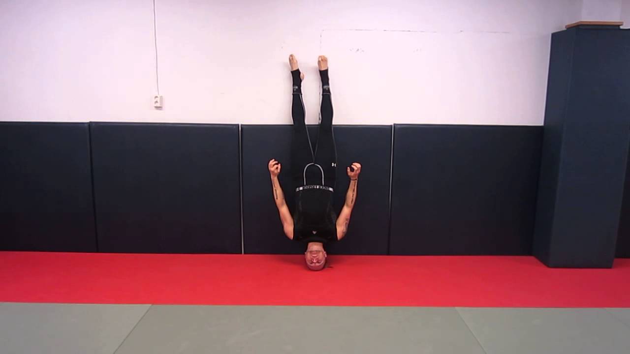 Headstand On The Wall - Calisthenics - YouTube