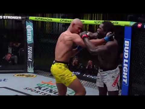Лучший удар локтем на UFC Vegas 102! 💥🔥