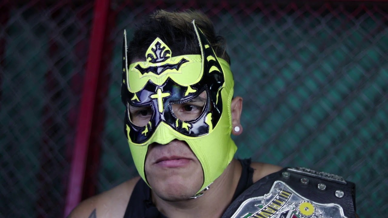 Entrevista Crazy King | Entrevista con luchadores - YouTube