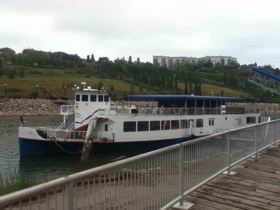 CANADA-Edmonton-Aboard the Edmonton Queen-TheZuell - YouTube