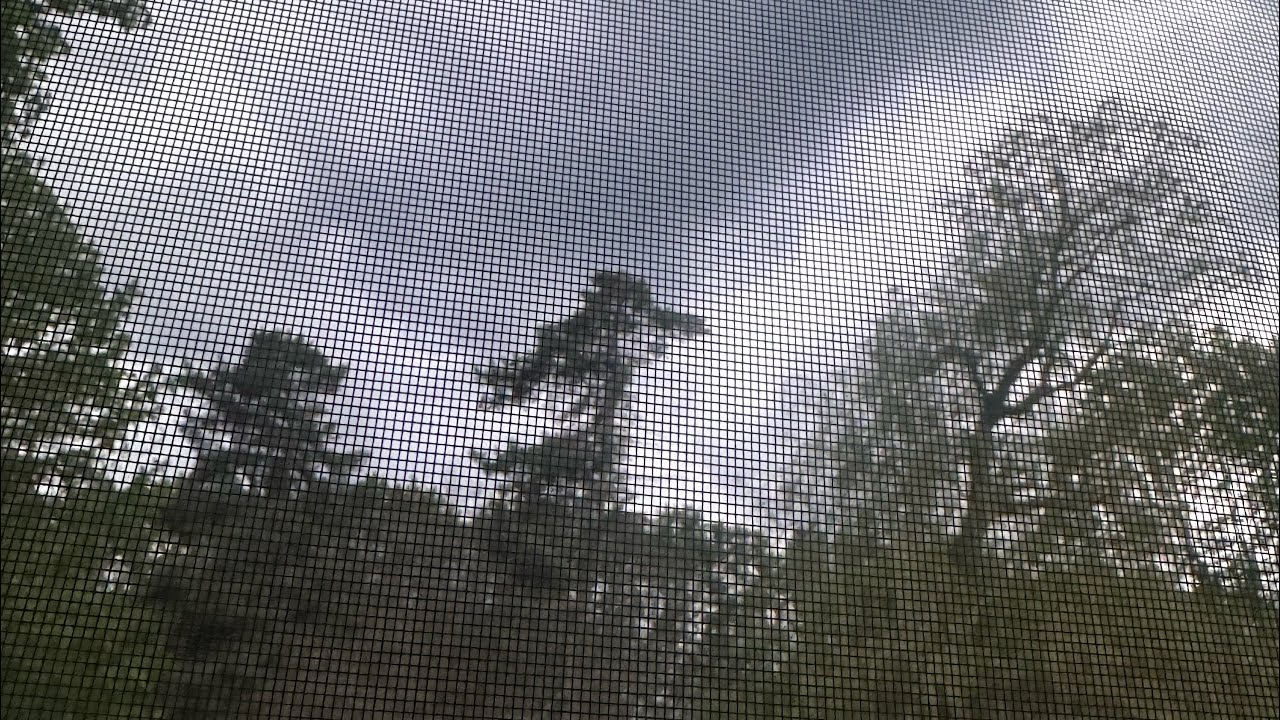 Some footage I got of the thunderstorm passing over me - YouTube