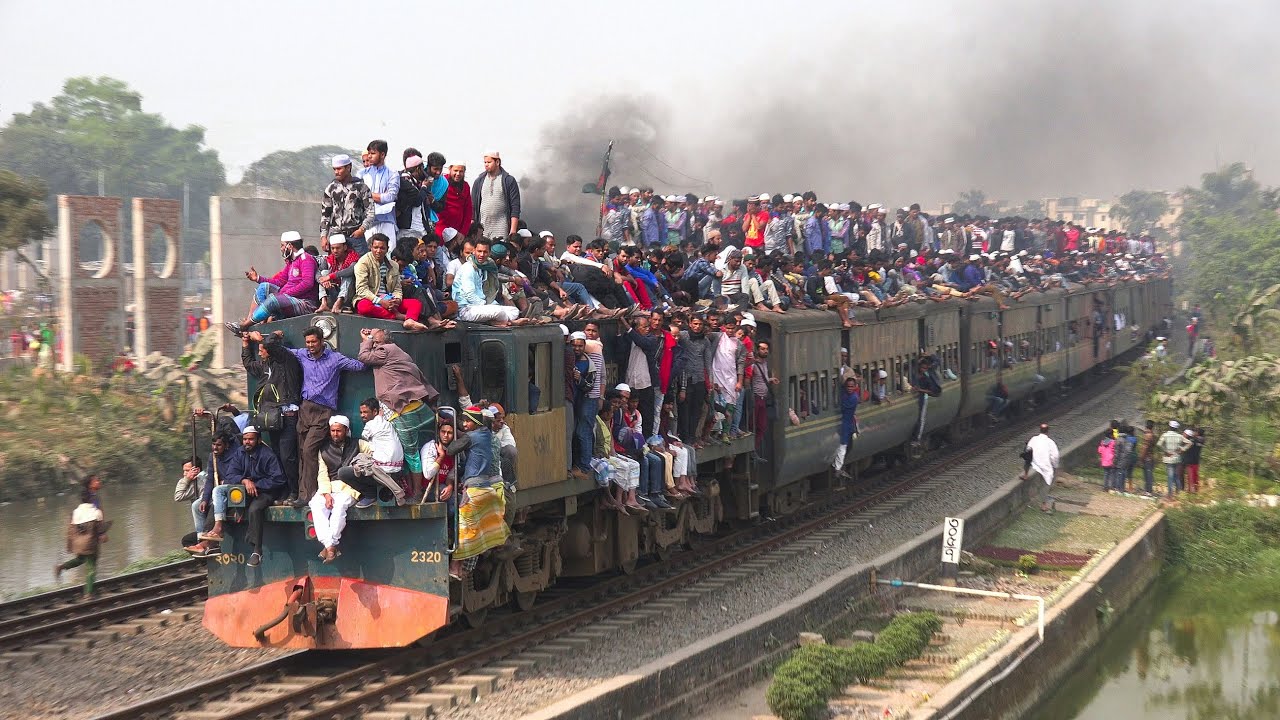 Most Crowded Train of the World || Bangladesh Railway (বিশ্ব ইজতেমা ...