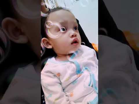 BAYI KETIDURAN WAKTU LAGI MAKAN DAN MAIN