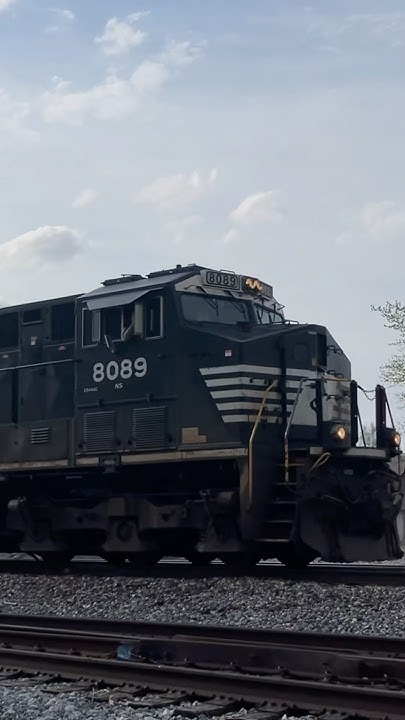 NS 8089 leads NS 167? At Princeton NS yard! - YouTube