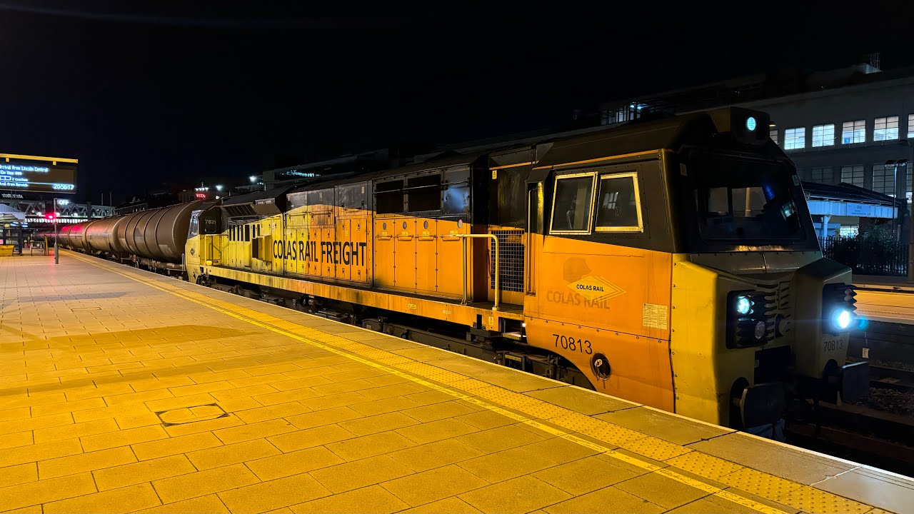 Colas Railfreight GE Class 70 70813 at Nottingham on 6E59 Kingsbury to ...