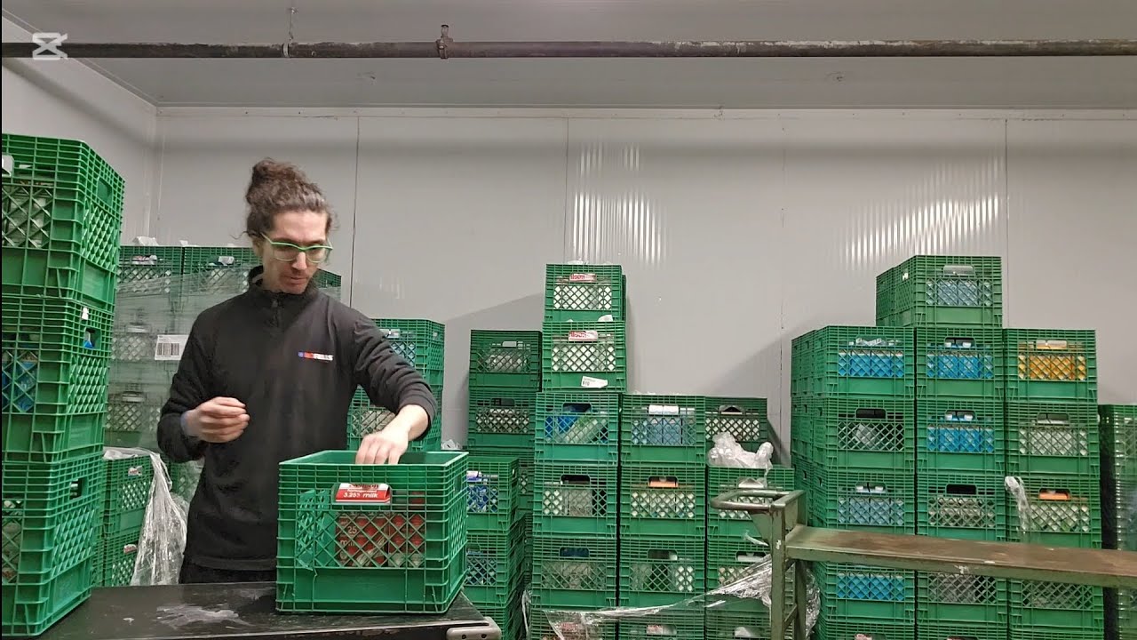 Early morning shift working at a grocery store - YouTube