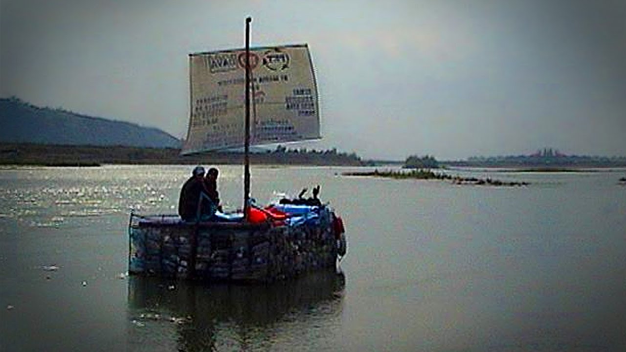 Cu pluta... Pe Apa Sâmbetei - Filmul - YouTube