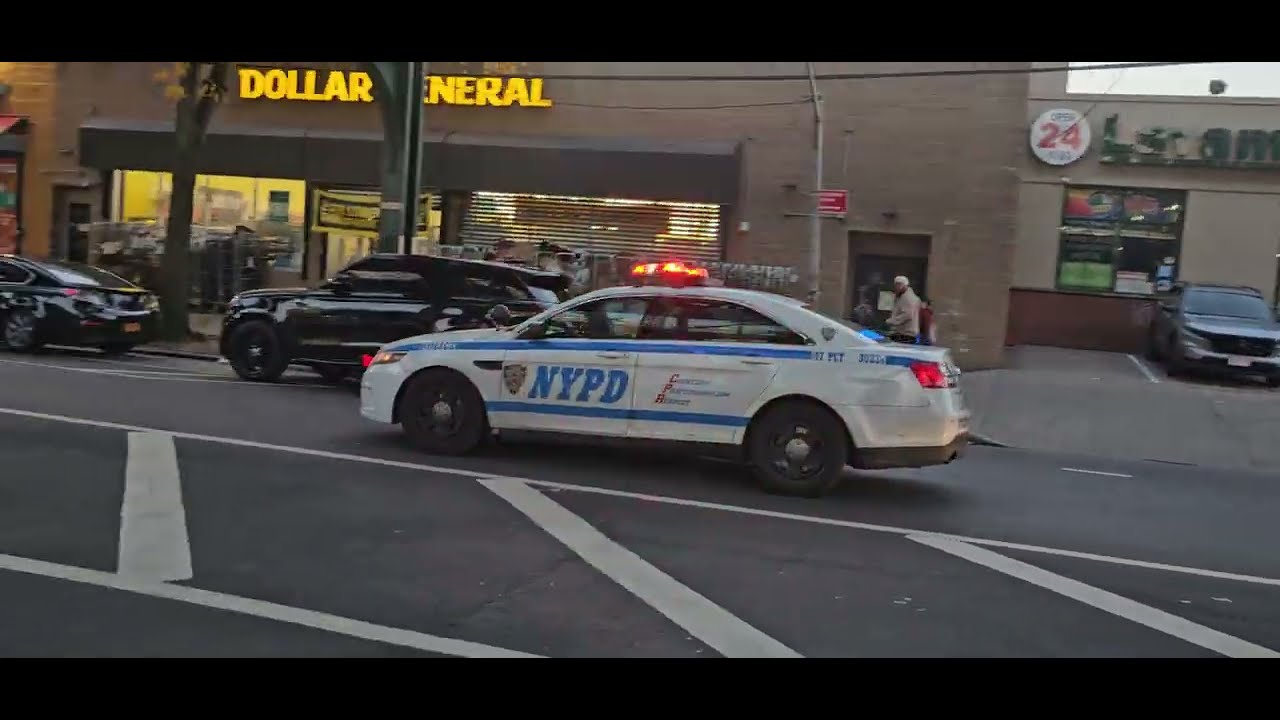 NYPD 47TH PCT Responding On White Plains Road In Gun Hill, The Bronx ...