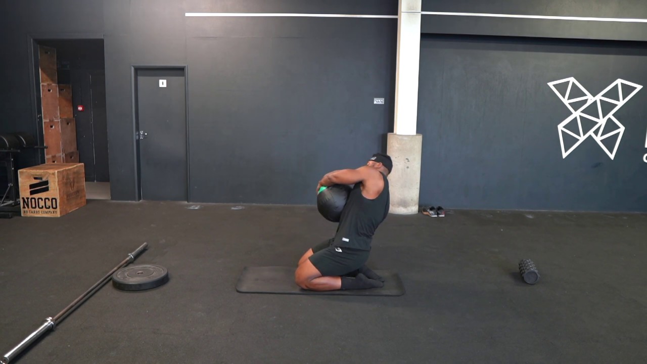 MOBILITY MED BALL THORACIC ROTATIONS - YouTube
