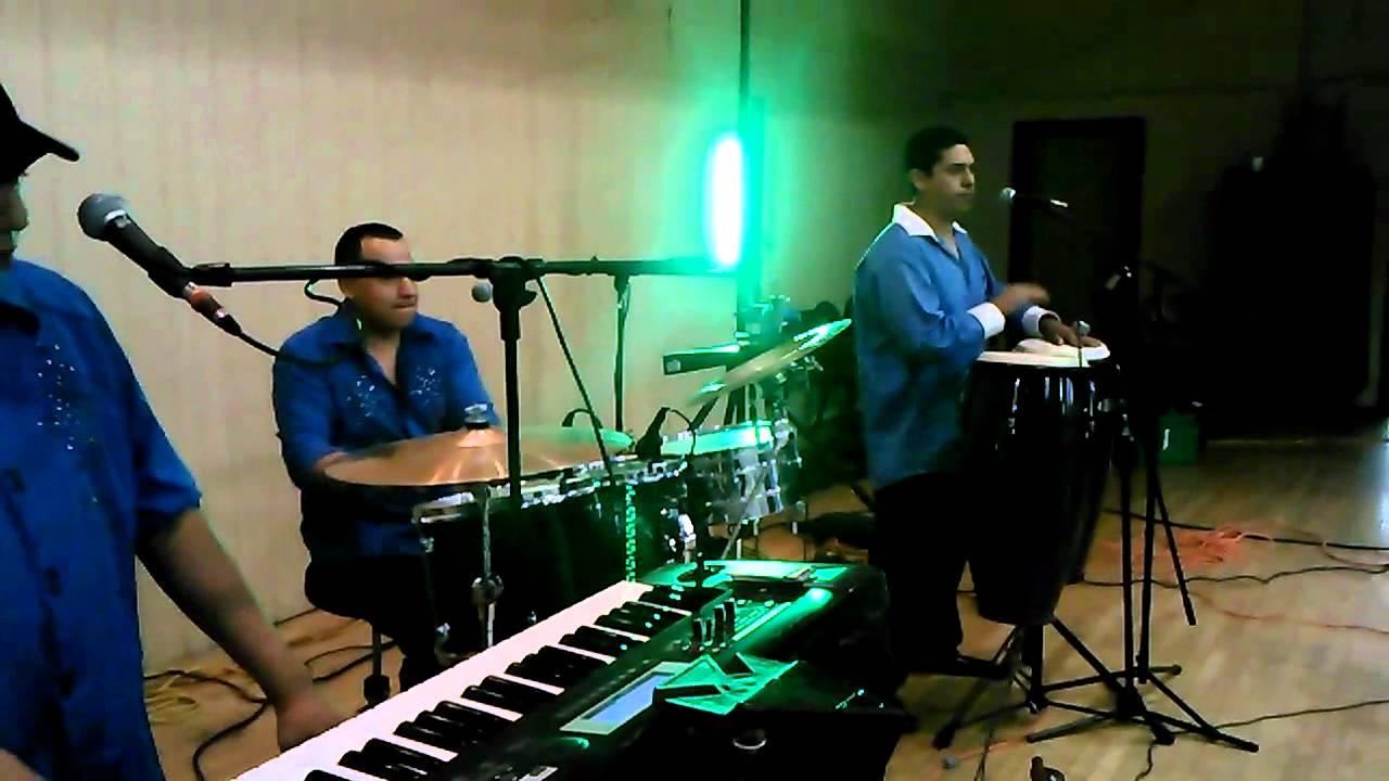 La makina musical en la quince de yesenia bilbao - YouTube