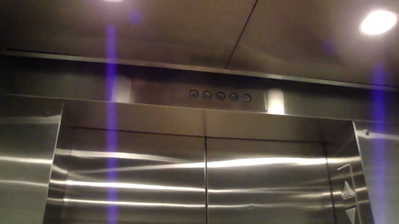 MUST WATCH! AWESOME Armor/KONE Hydraulic Elevator at Daffy's, Manhasset ...