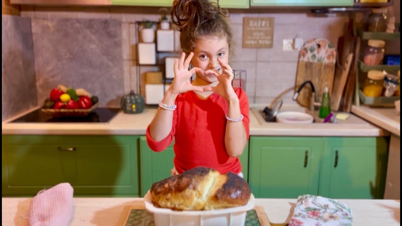 Chef Zoe coace pâine de casă delicioasă - YouTube