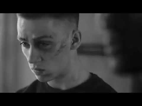 Andrey Toronto- Imi pare rau mama, fiu de bataus (Video)