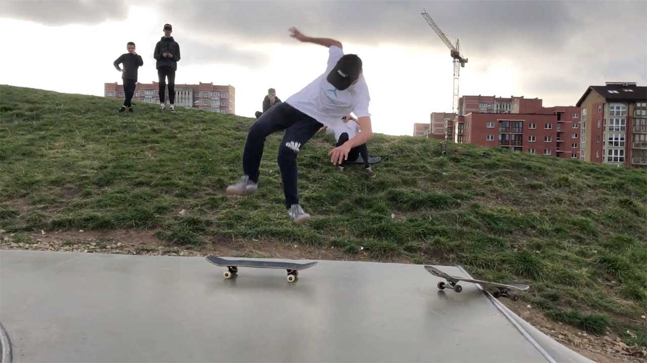 Teen Skateboarder Amazing Flip Trick - YouTube