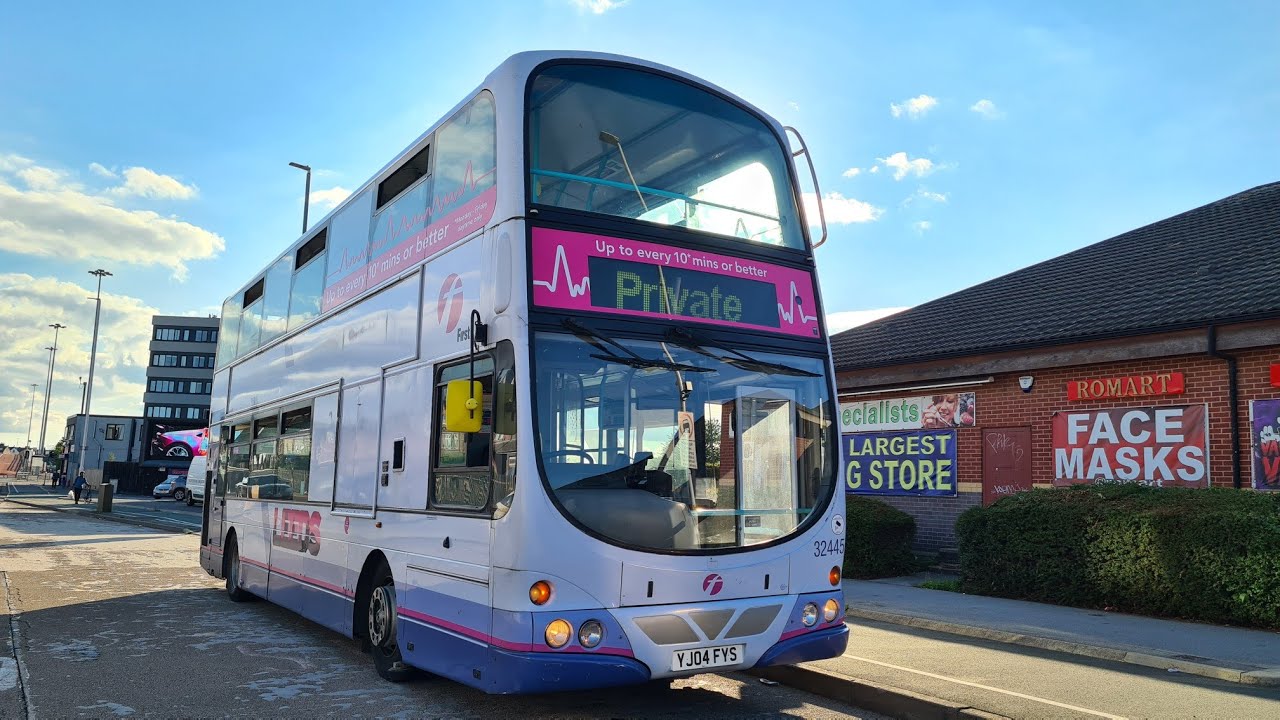 🚍Walkaround First Leeds 32445 - YouTube