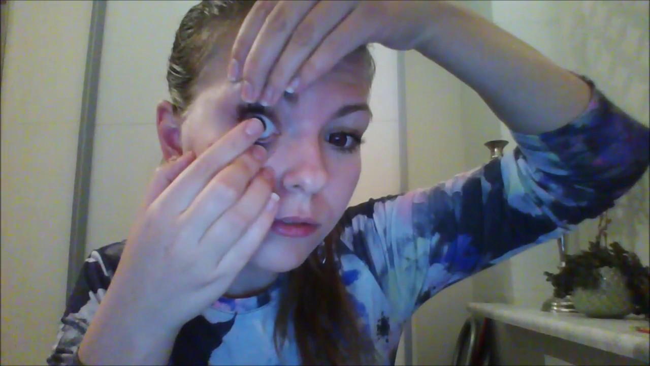 How to put on colored contact lenses tutorial - YouTube
