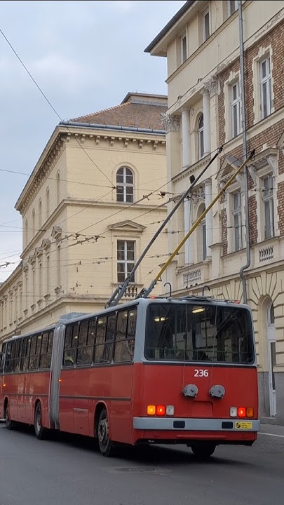 Ikarus 280T(GVM) suhan a 76-os vonalon #bkk #bkv #busz #troli #ikarus #travel - YouTube