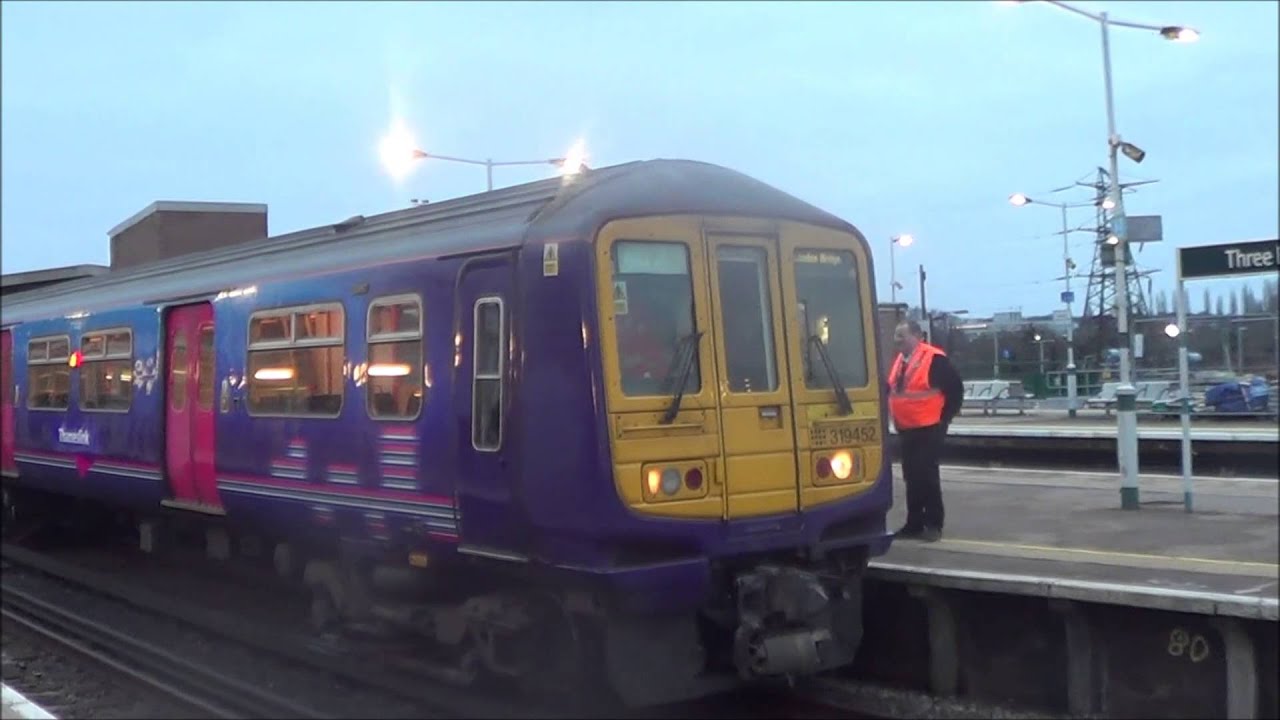 FCC 319-452 ariving at Three Bridges Feat FCC Electrostar 377-518 ...