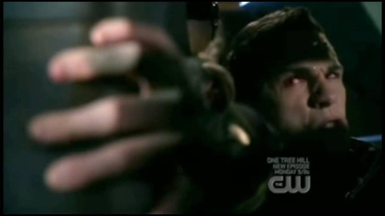 SMALLVILLE - (PaPa RoacH ScarS) Davis Bloome - YouTube